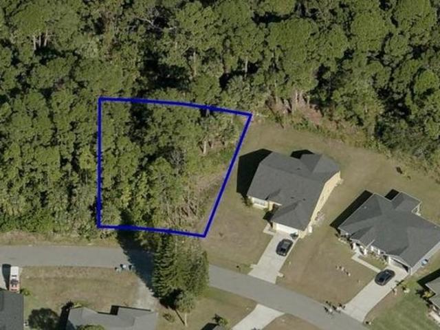 545 Plumbago Rd NW, Palm Bay, FL 32907