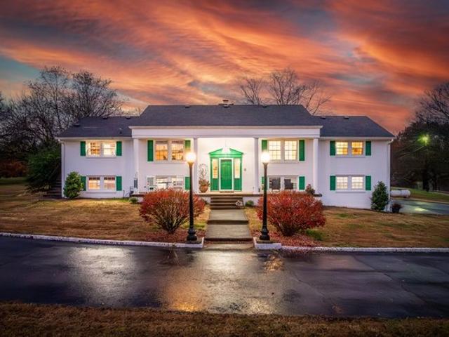 545 Puryears Bend Rd, Hartsville, TN 37074