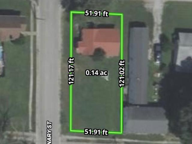 545 W 6th St, Flora, IL 62839