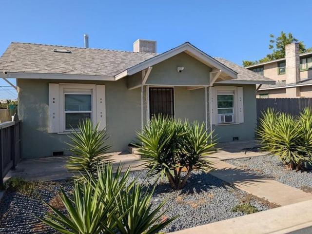545 W University Ave, Fresno, CA 93705