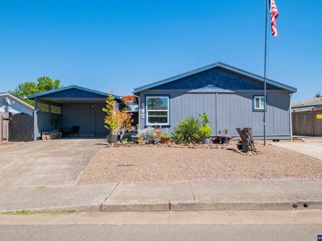 545 W Airway Rd, Lebanon, OR 97355