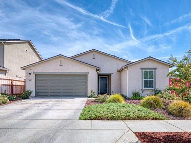 545 W Bravo Ave, Woodlake, CA 93286