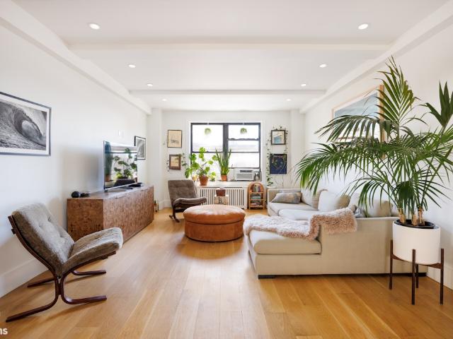 545 W END Avenue 16A