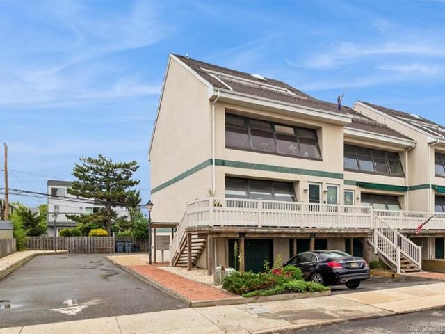 545A W Broadway, Long Beach, NY 11561