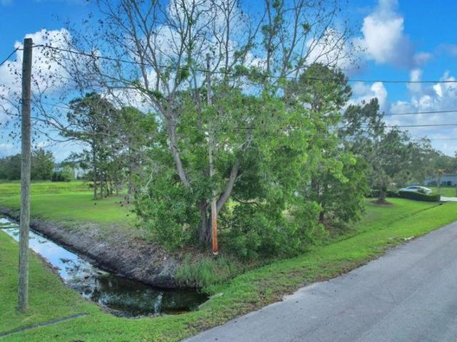 5464 NW Boydga Ave, Port Saint Lucie, FL 34986