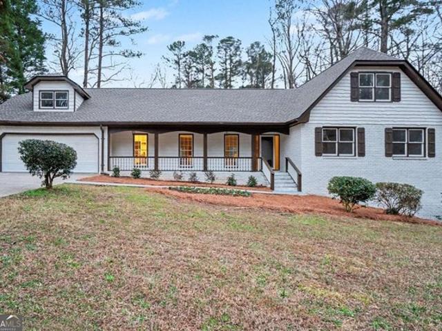 5464 Breathitt Dr SW, Lilburn, GA 30047