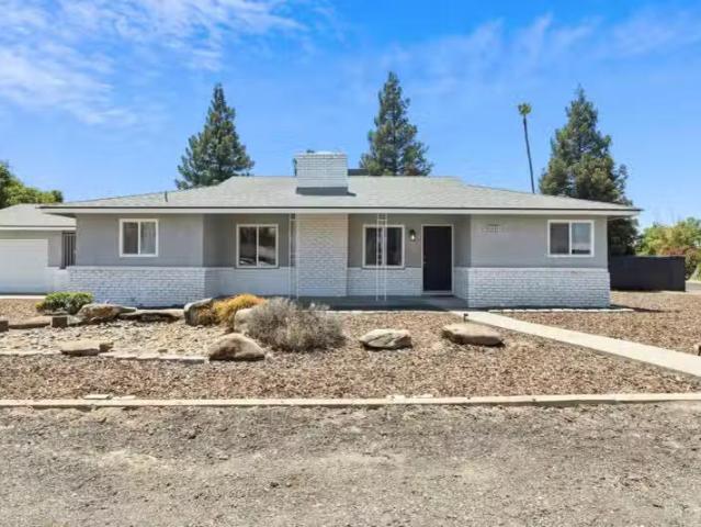 5466 E ASHLAN AVE, FRESNO, CA 93727