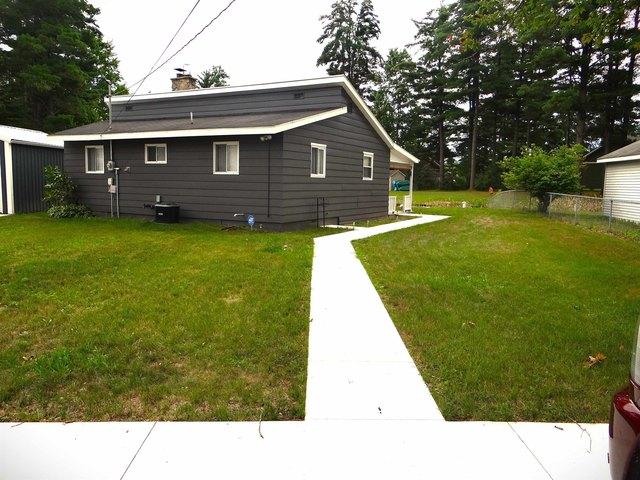 5469 Heron Cove Rd, Beaverton, MI 48612