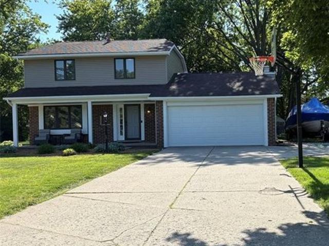 5469 Pheasant Run Rd, Clarkston, MI 48346