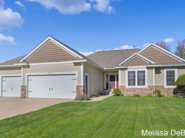 5469 Stevendale Dr, Hudsonville, MI 49426