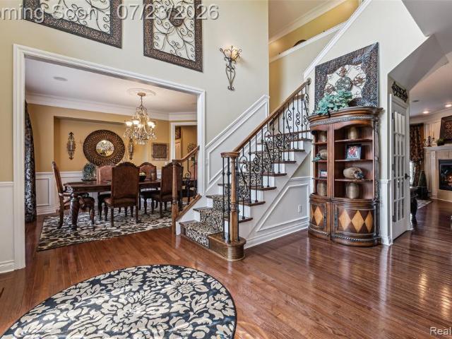 5460 Cochrane Road