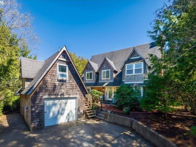 5460 Palisades Dr, Lincoln City, OR 97367