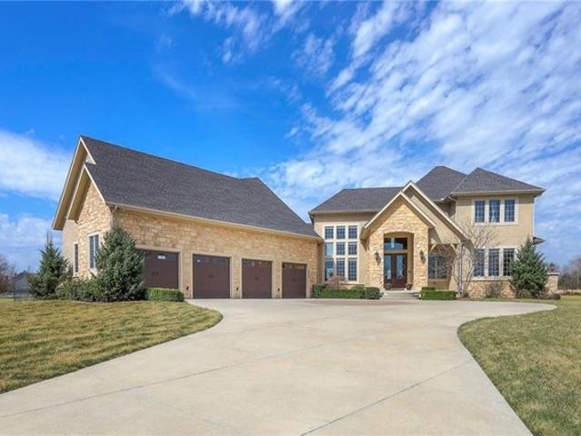 5460 W 208th St, Bucyrus, KS 66013