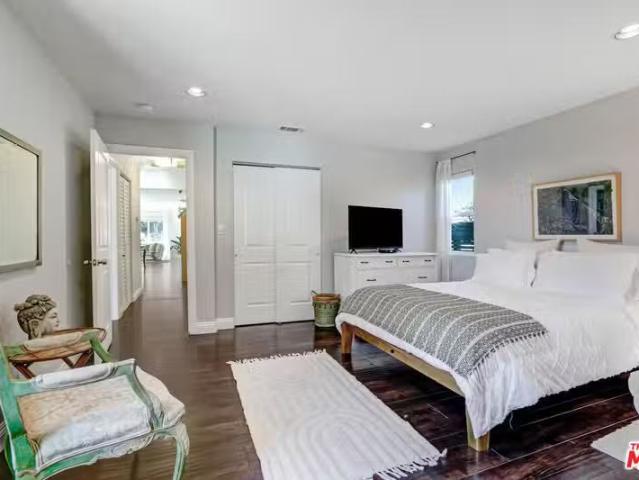 5461 Homeside Ave Houses in Los Angeles, CA