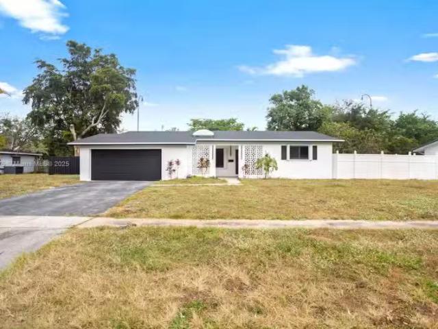 5461 SW 1st St, Plantation, FL 33317 MLS A11795775
