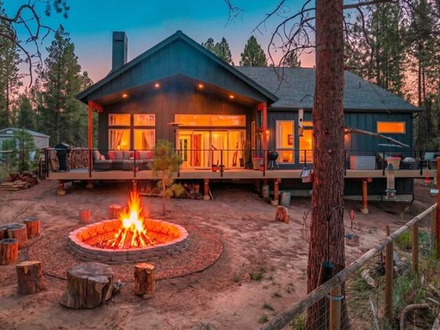 54635 Silver Fox Dr, Bend, OR 97707