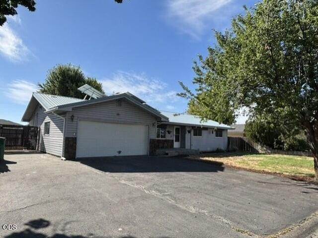 5463 Eastwood Dr, Klamath Falls, OR 97603