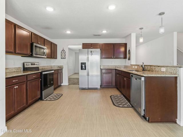 546 Cooper Ct, Palm Bay, FL 32908 | MLS #1078