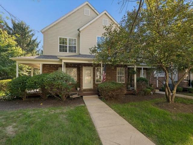 546 Clayton Cir Unit 514, Sycamore, IL 60178