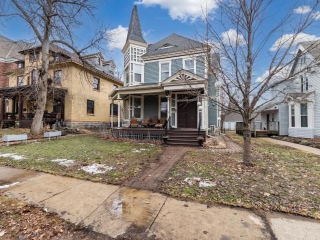546 Ashland Avenue