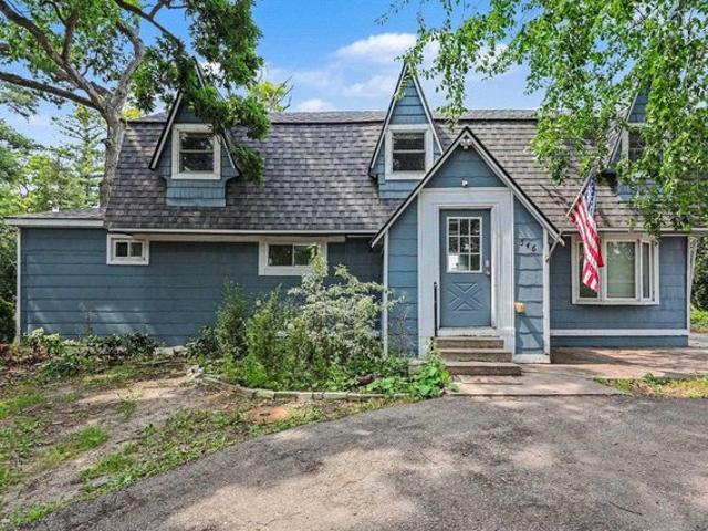 546 Bellevue Ave, Lake Orion, MI 48362