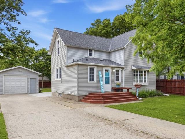 546 Erie St SE, Hutchinson, MN 55350