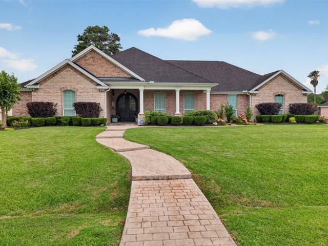 546 Meadowlark Ln, Winnie, TX 77665
