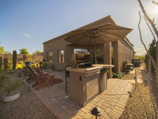 546 N Arcon Ct, Tucson, AZ 85748