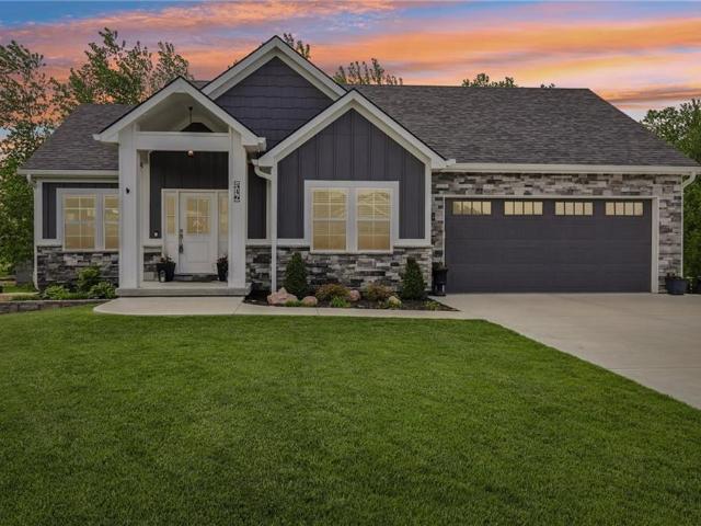 546 N Oakwood Ln, Tonganoxie, KS 66086 | MLS #2616