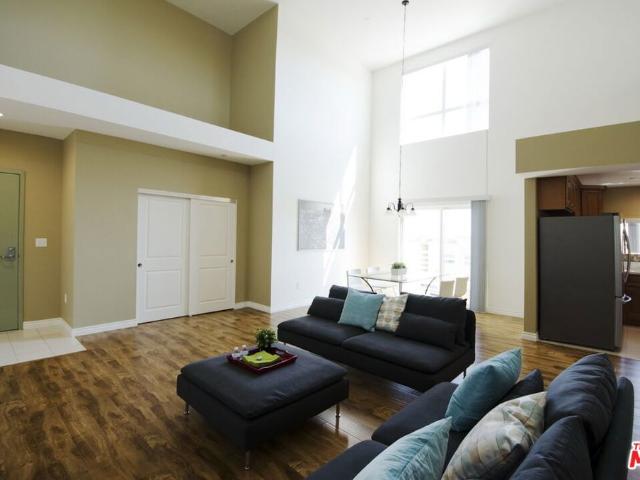 546 N Oxford Avenue 309