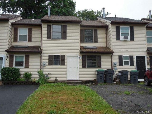 546 Saracino Dr, Maybrook, NY 12543