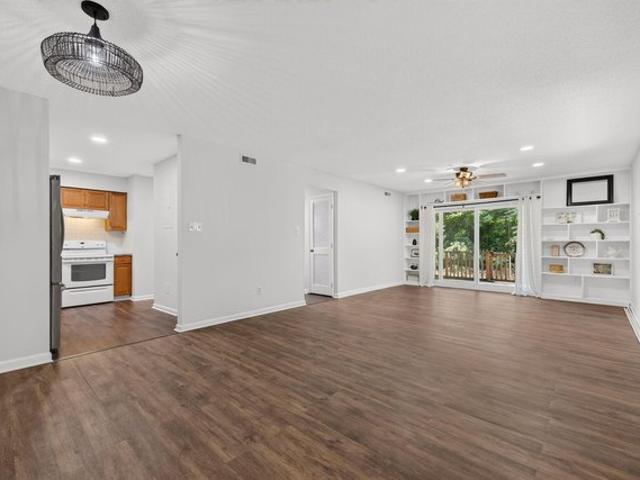 546 Pine Ridge Pl, Raleigh, NC 27609
