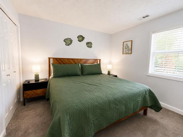 546 White River Dr. 14E