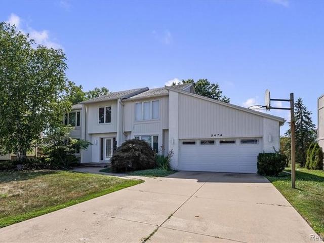 5474 Maple Leaf Ct, West Bloomfield Township, MI 48322