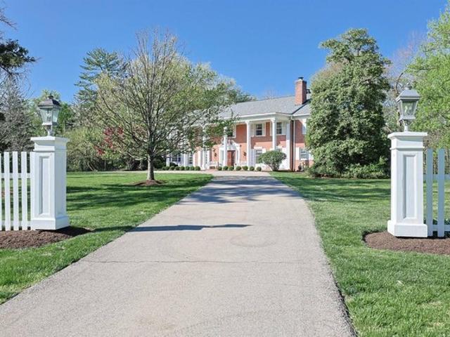 5475 Waring Dr, Indian Hill, OH 45243