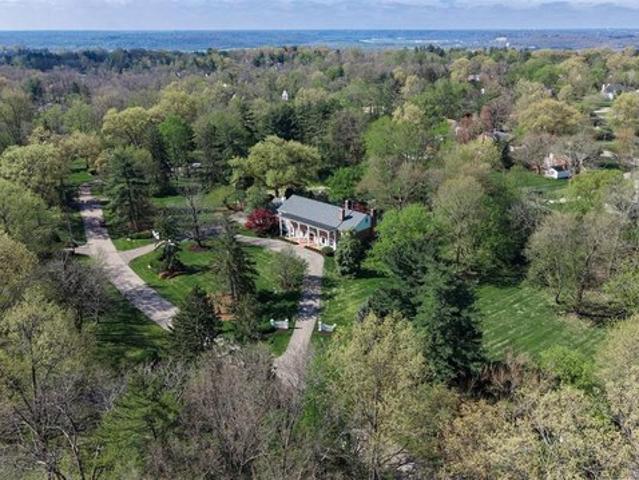 5475 Waring Dr, Indian Hill, OH 45243