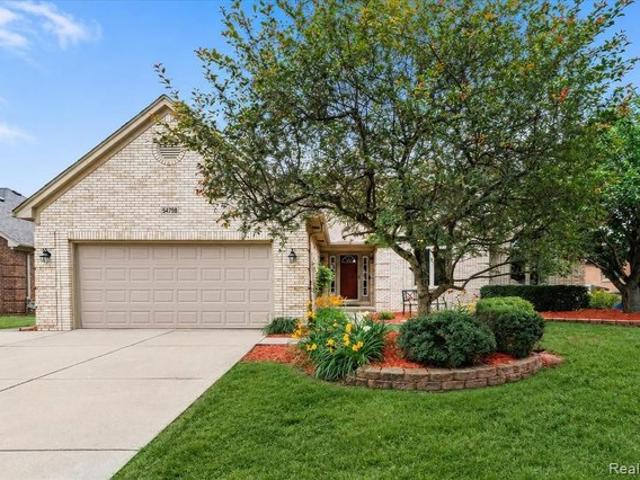 54798 Jack Dr, Macomb Township, MI 48042