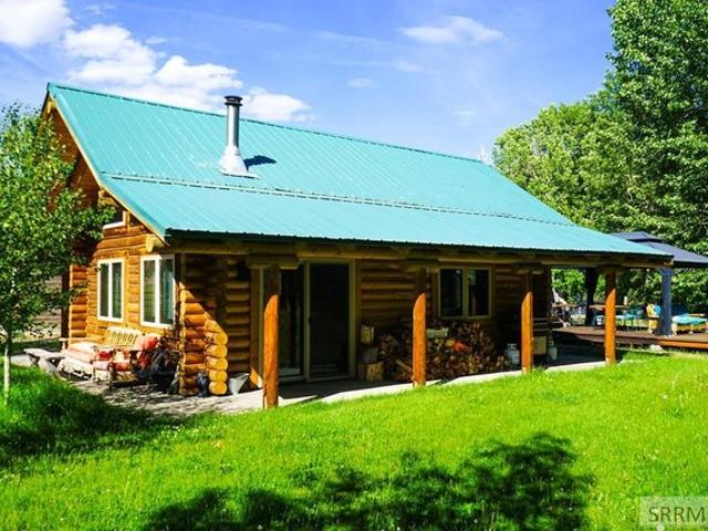 5479 Challis Creek Rd, Challis, ID 83226