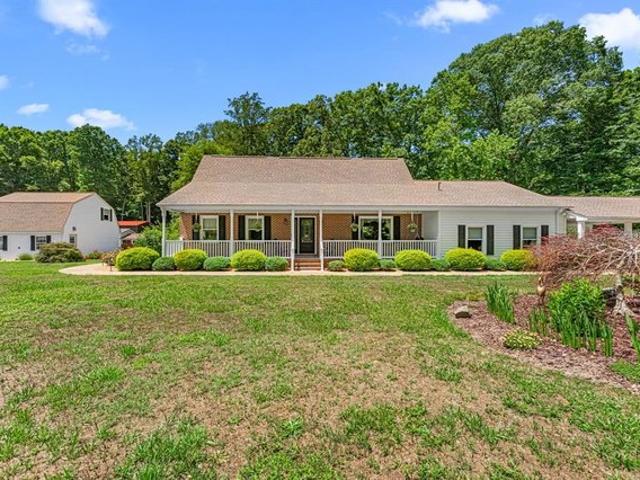 5479 Jonquil Ln, Gloucester, VA 23061