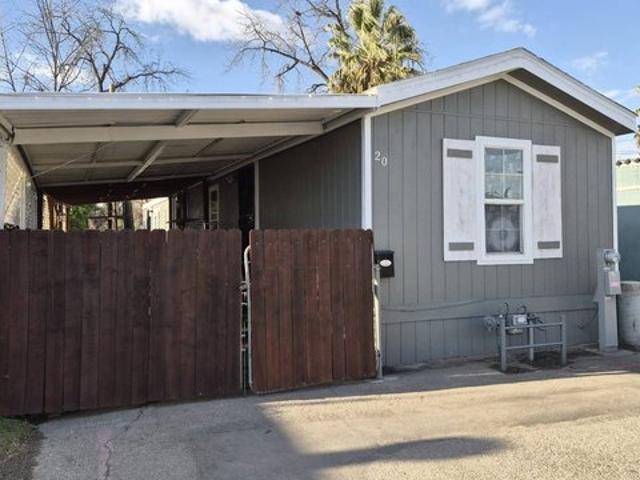 5479 34th St Spc B20, Riverside, CA 92509