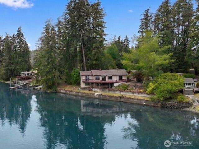 5470 E Grapeview Loop Rd, Allyn, WA 98524