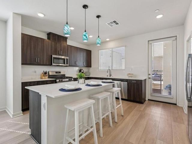 5471 Seacliff Pl Unit 80, San Diego, CA 92154