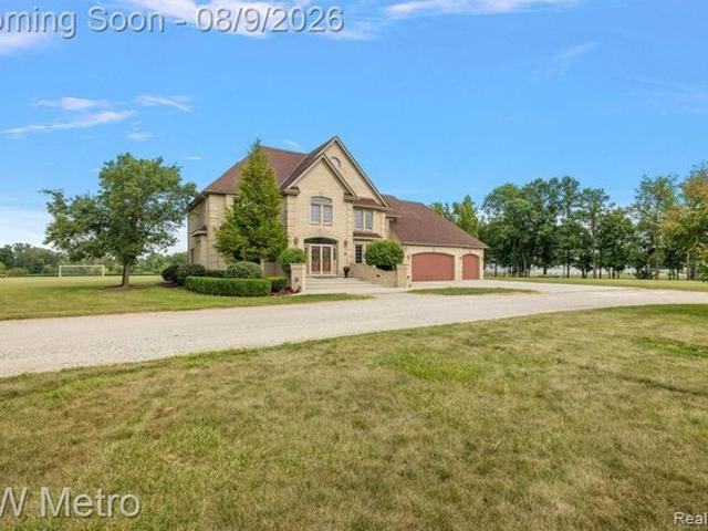 54720 Foss Rd, Macomb Township, MI 48042