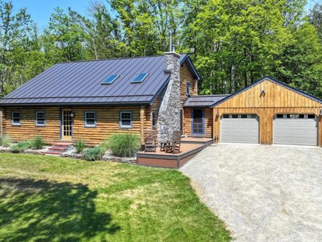 547 Cobble Rd, New Haven, VT 05472