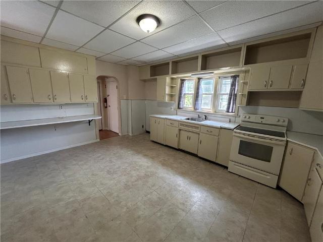 547 E 4th Street 1