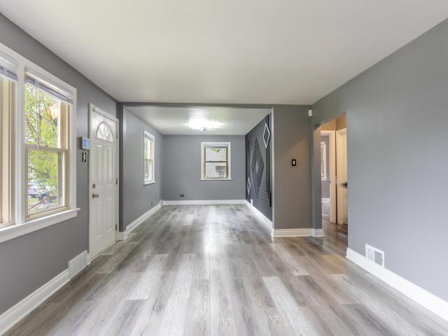 547 E 148th Place