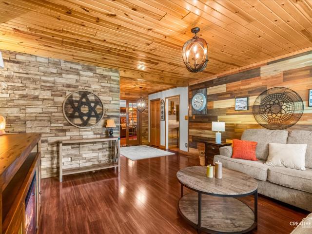 547 Hiawatha Drive