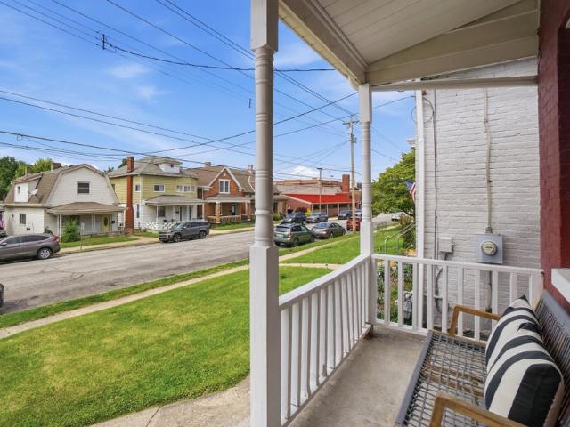 547 Oak Street