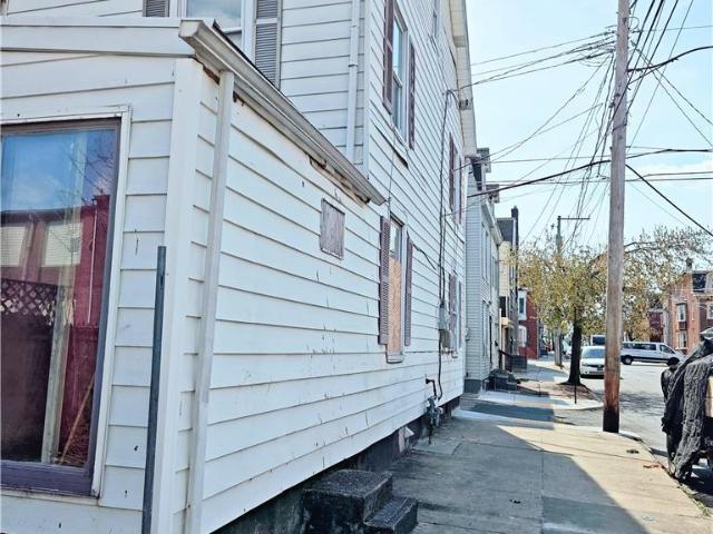 547 N Silk Street