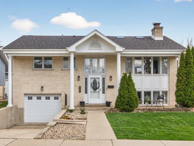 547 S Poplar Ave, Elmhurst, IL 60126